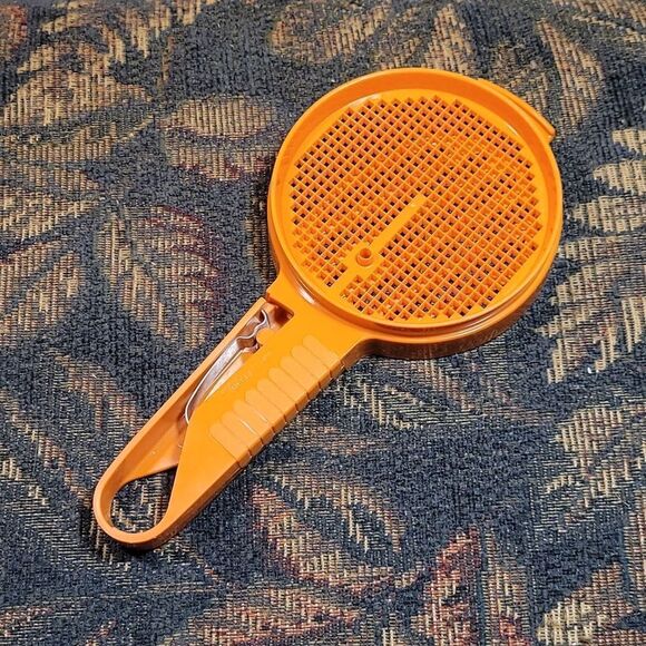 Tupperware | Kitchen | Vintagetupperwareorangehandsifter | Poshmark